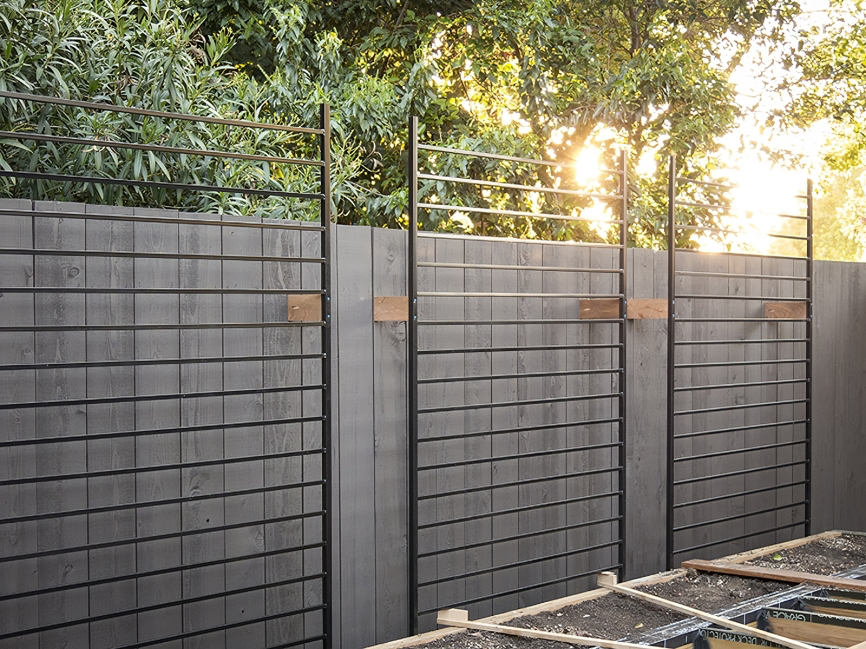 Horizontal Bar Metal Trellis, Stand Alone Metal Garden Trellis, Easy ...