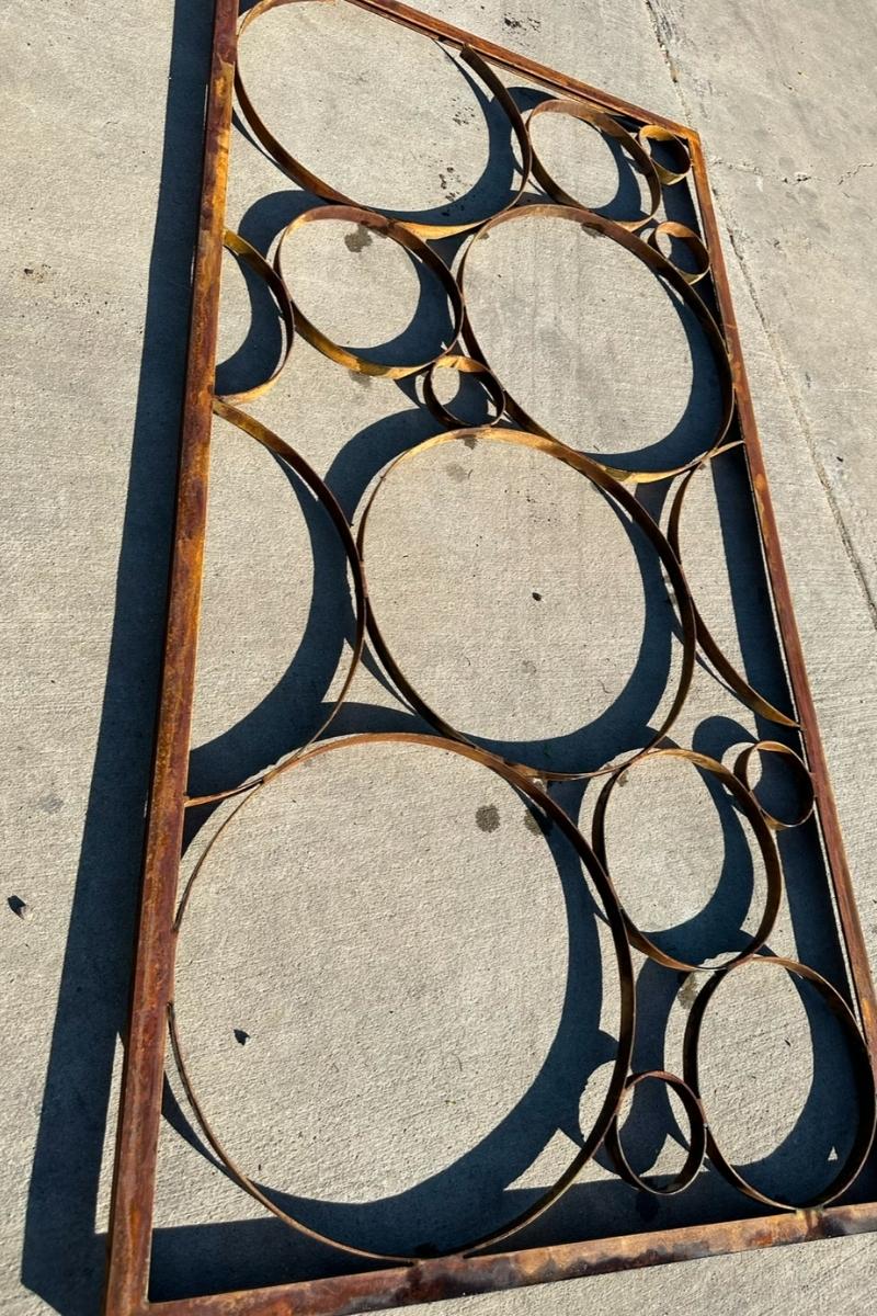Modern Circular Abstract Outdoor Trellis Fence, Circular Design Metal ...