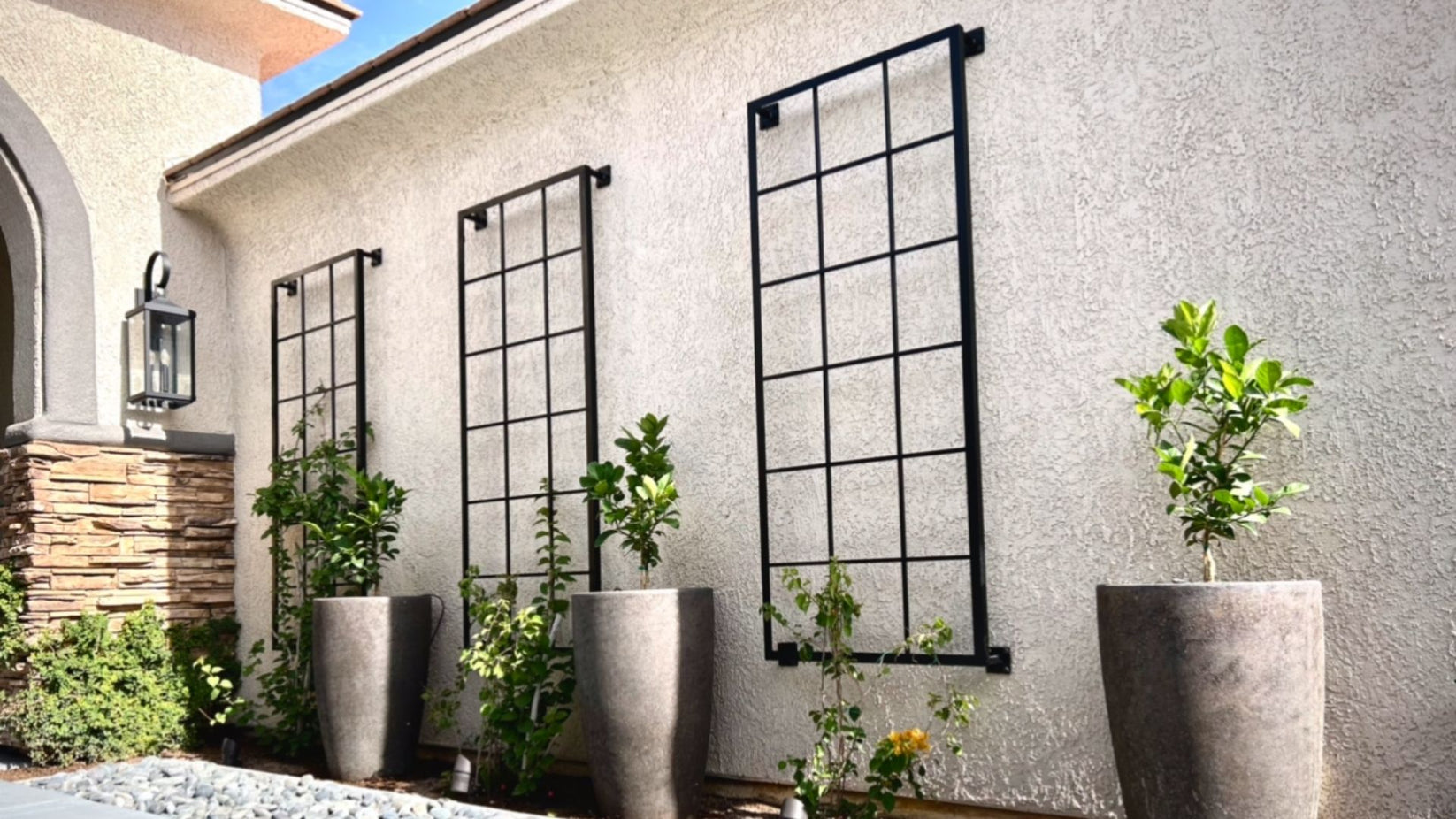 Cuadra Vertical Square Grid Stand Alone Trellis Fence – S2N Industries